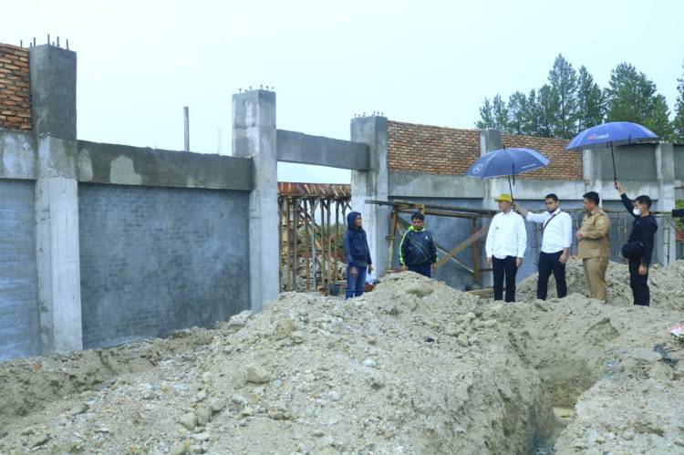 Wagub Tinjau Pembangunan GOR di Samosir Senilai Rp8,9 Miliar