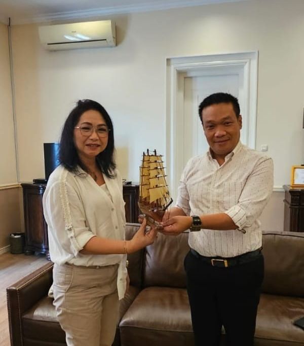 Tanpa Putusan MK Terbaru, Oloan Paniaran Nababan dan Yunita Rebeka ...