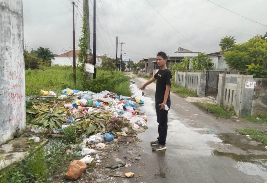 Tumpukan Sampah Busuk Resahkan Warga Desa Tanjung Gusta